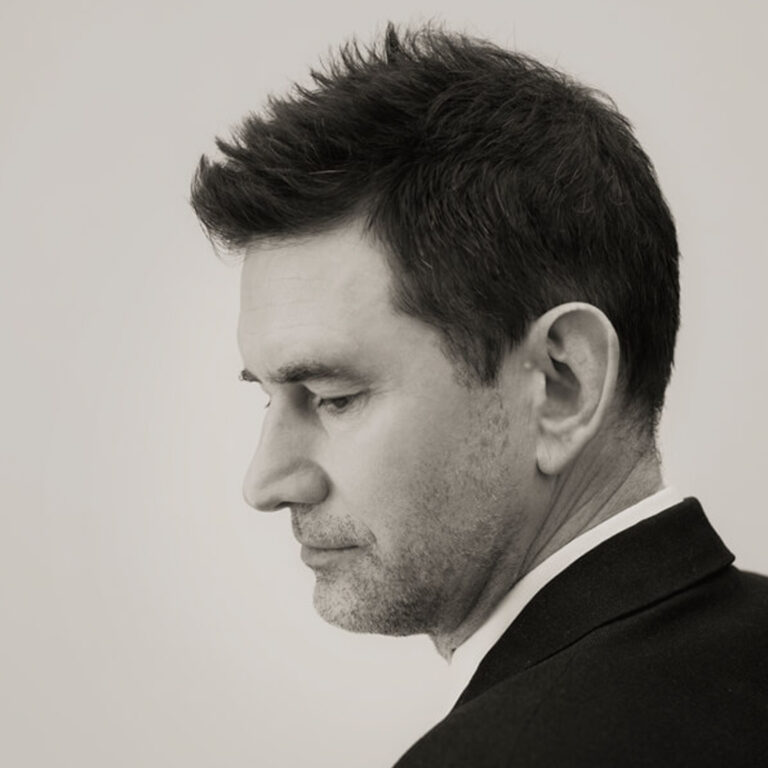 John Metcalfe - www.neue-meister-music.com